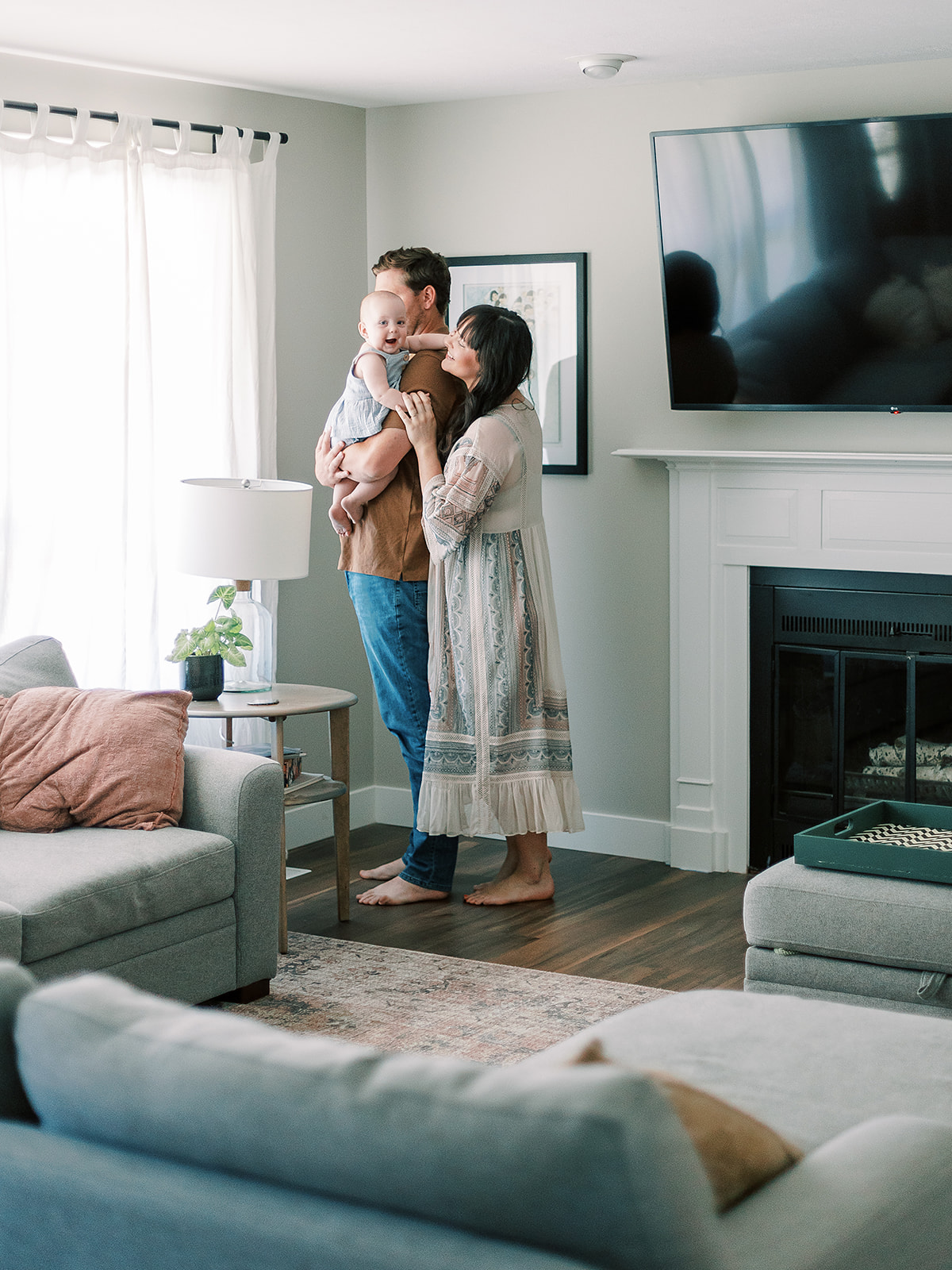 Family Photo Outfit Inspiration For Any Size Family - aloralani.com