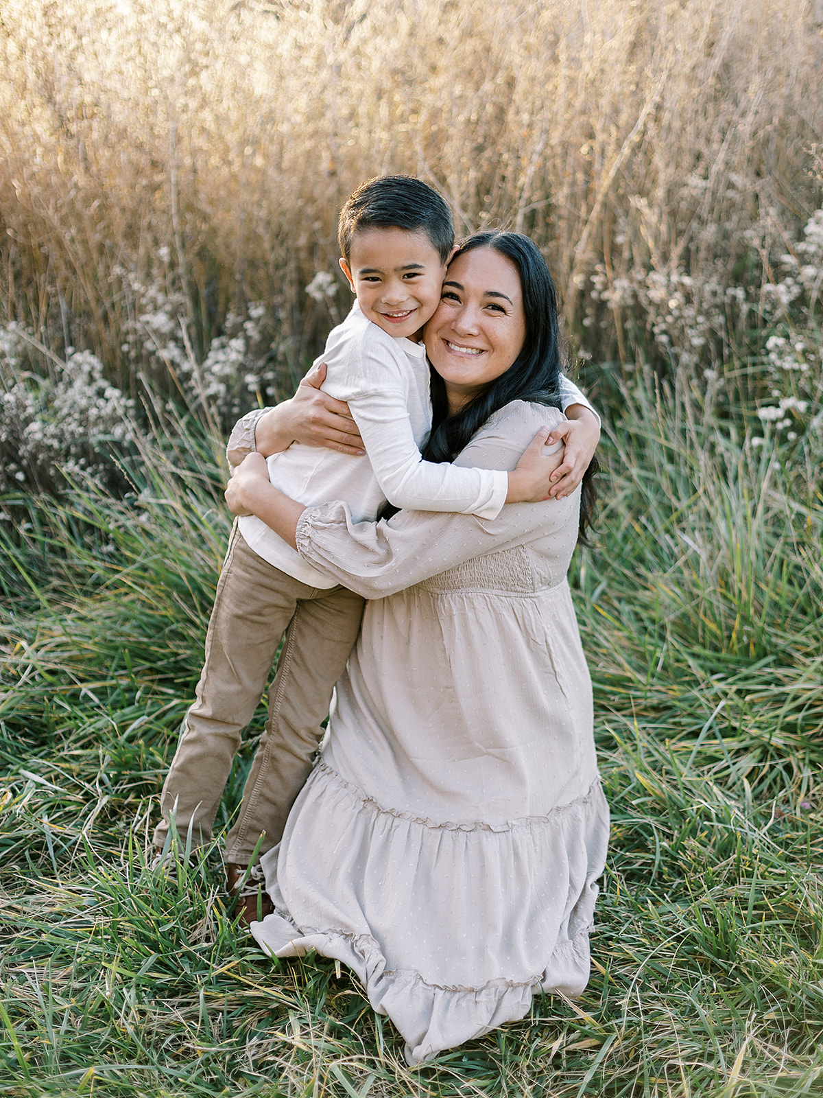 Family Photo Outfit Inspiration For Any Size Family - aloralani.com