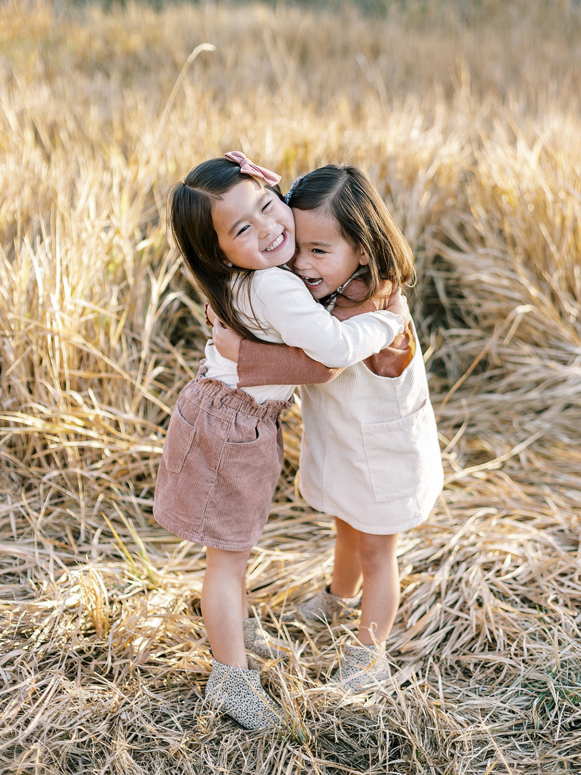 Family Photo Outfit Inspiration For Any Size Family - aloralani.com