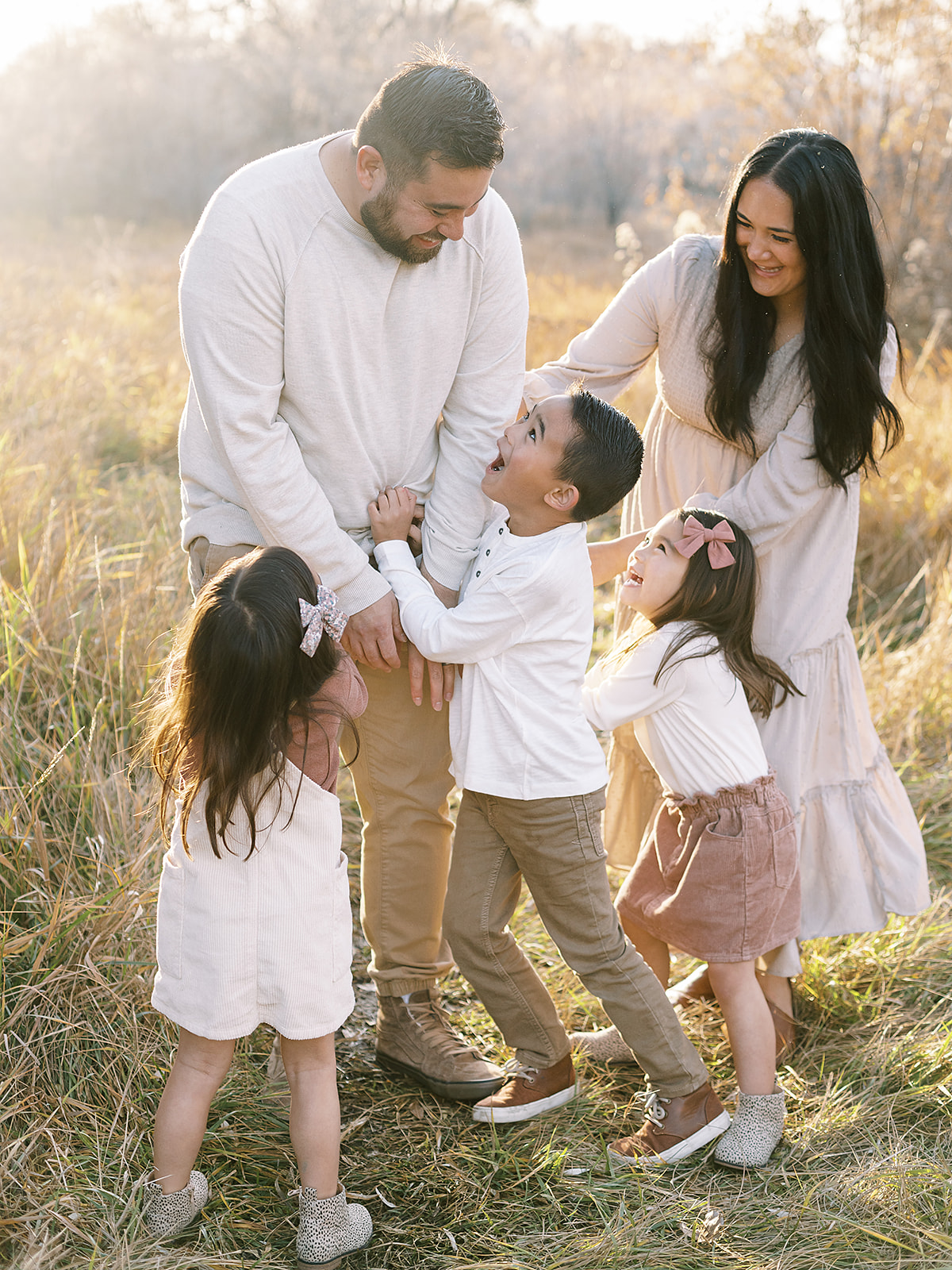 Family Photo Outfit Inspiration For Any Size Family - aloralani.com